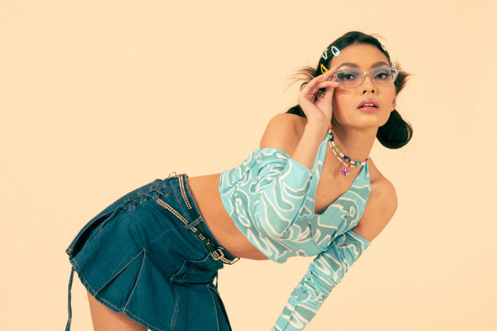 Mode der 90er Jahre: Welche Outfits waren typisch? Looks